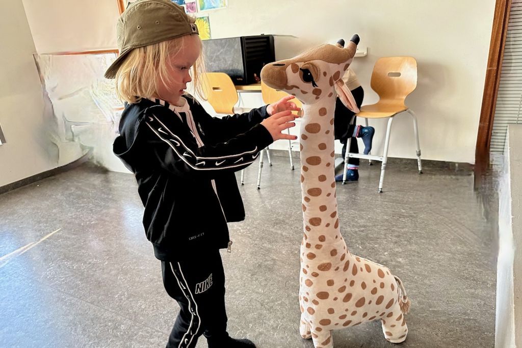 Velkomnir krakkar í veröldina okkar